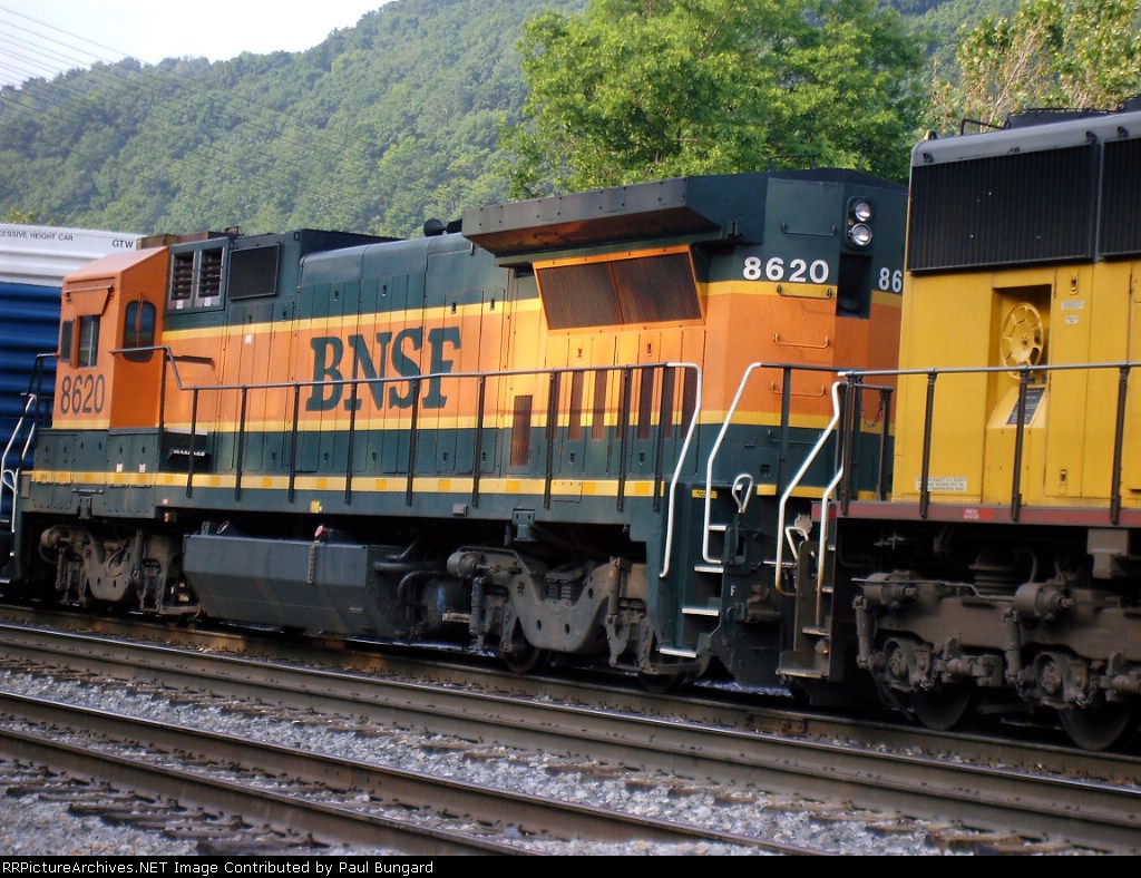 BNSF 8620 Ex-ATSF 7430 B40-8 06/10/2005